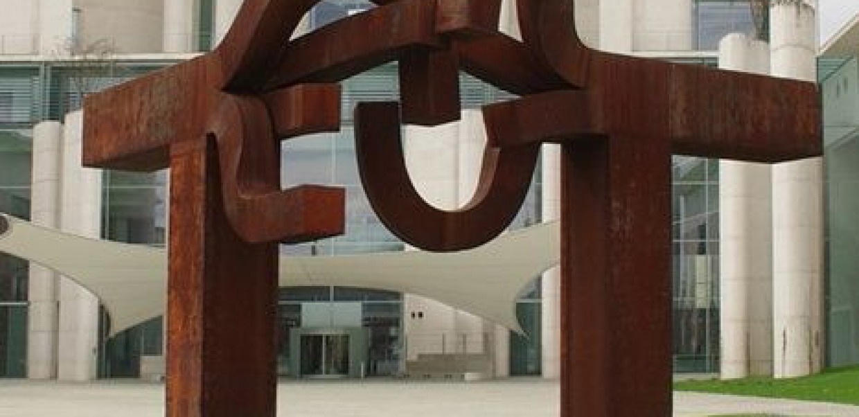 Eduardo Chillida Chair: Basque sculpture in Germany | Etxepare Euskal ...